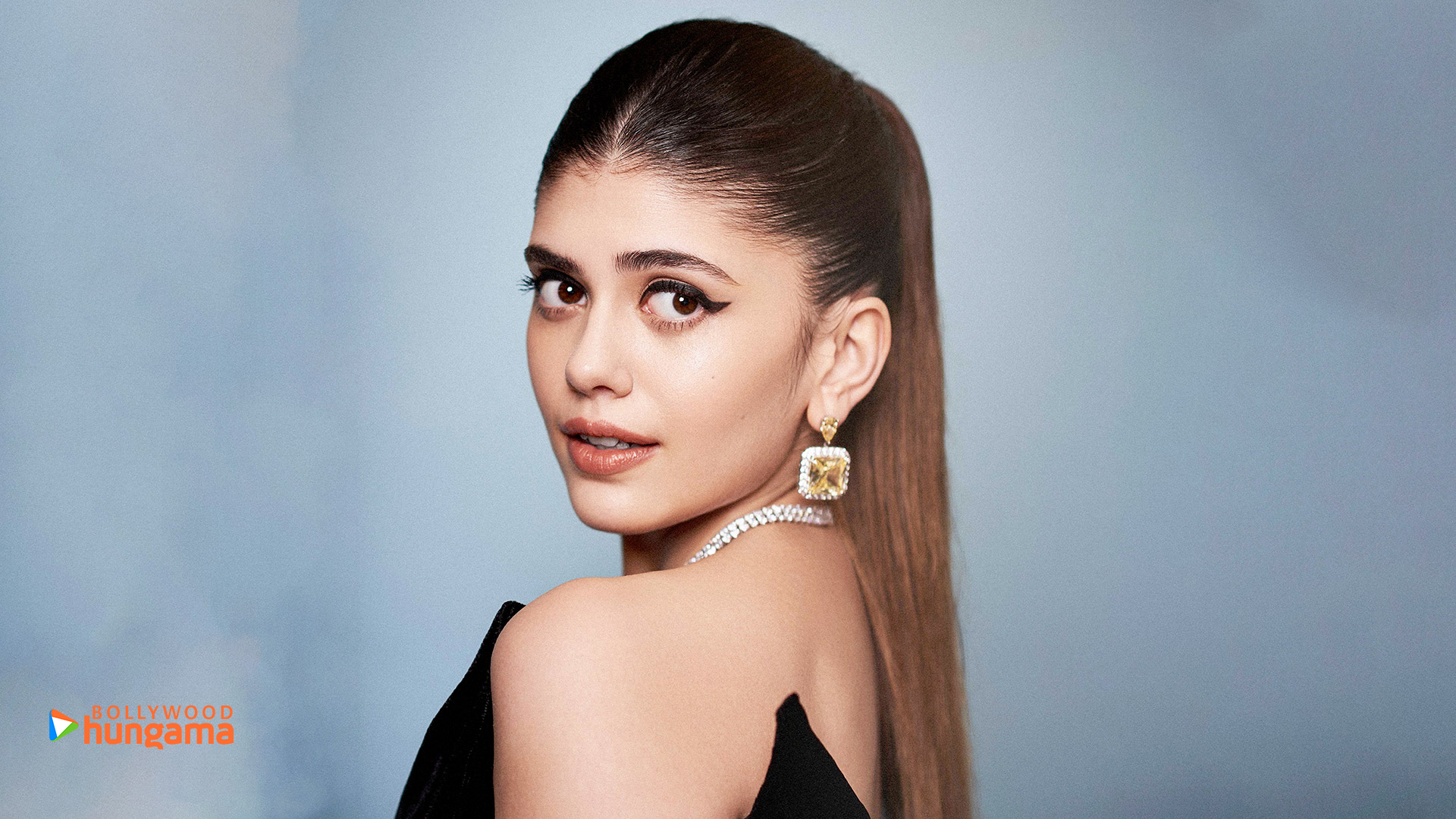Wallpapers | - Bollywood Hungama