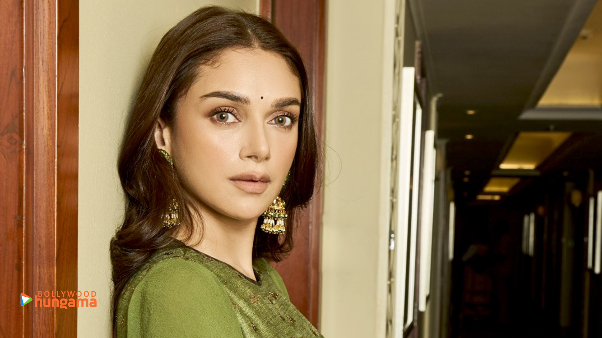 Aditi Rao Hydari Wallpapers | aditi-rao-hydari-130 - Bollywood Hungama