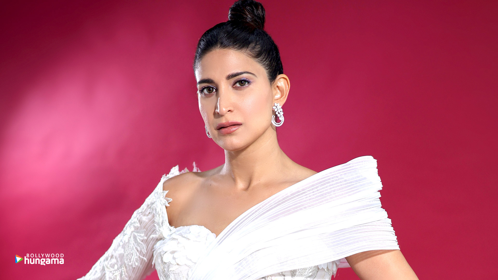 Aahana Kumra Wallpapers | aahana-kumra-3-21 - Bollywood Hungama