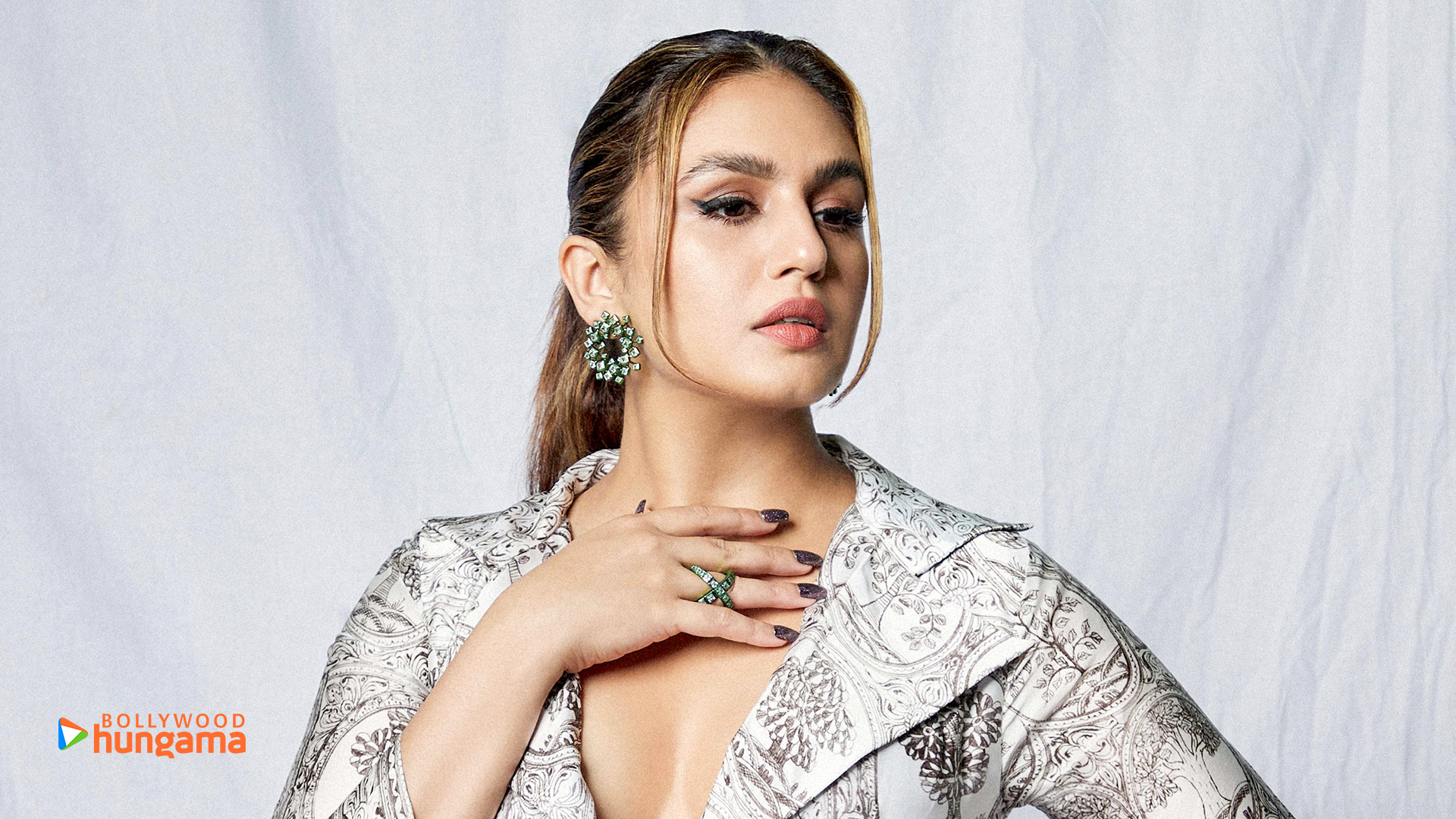 Huma Qureshi Wallpapers | huma-qureshi-2-146 - Bollywood Hungama