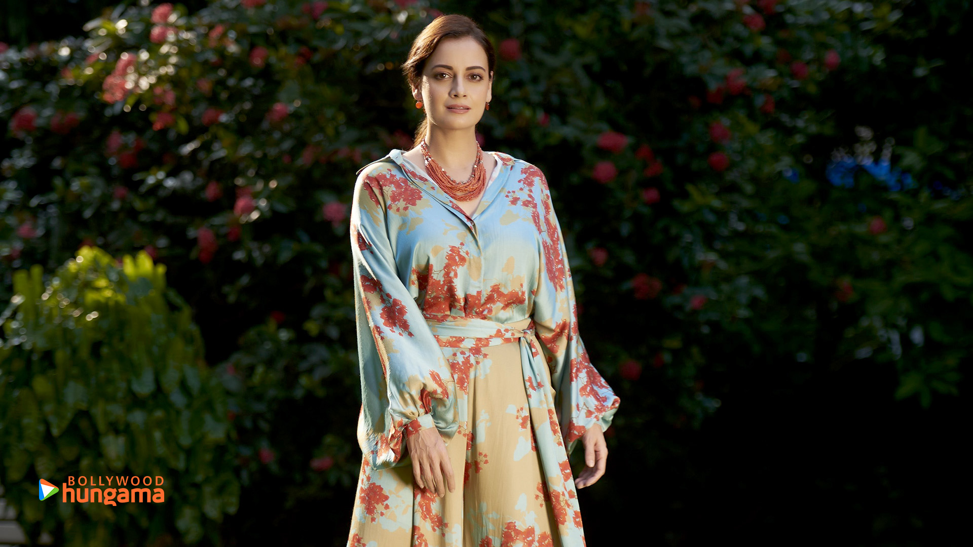 Dia Mirza Wallpapers | dia-mirza-8-9 - Bollywood Hungama