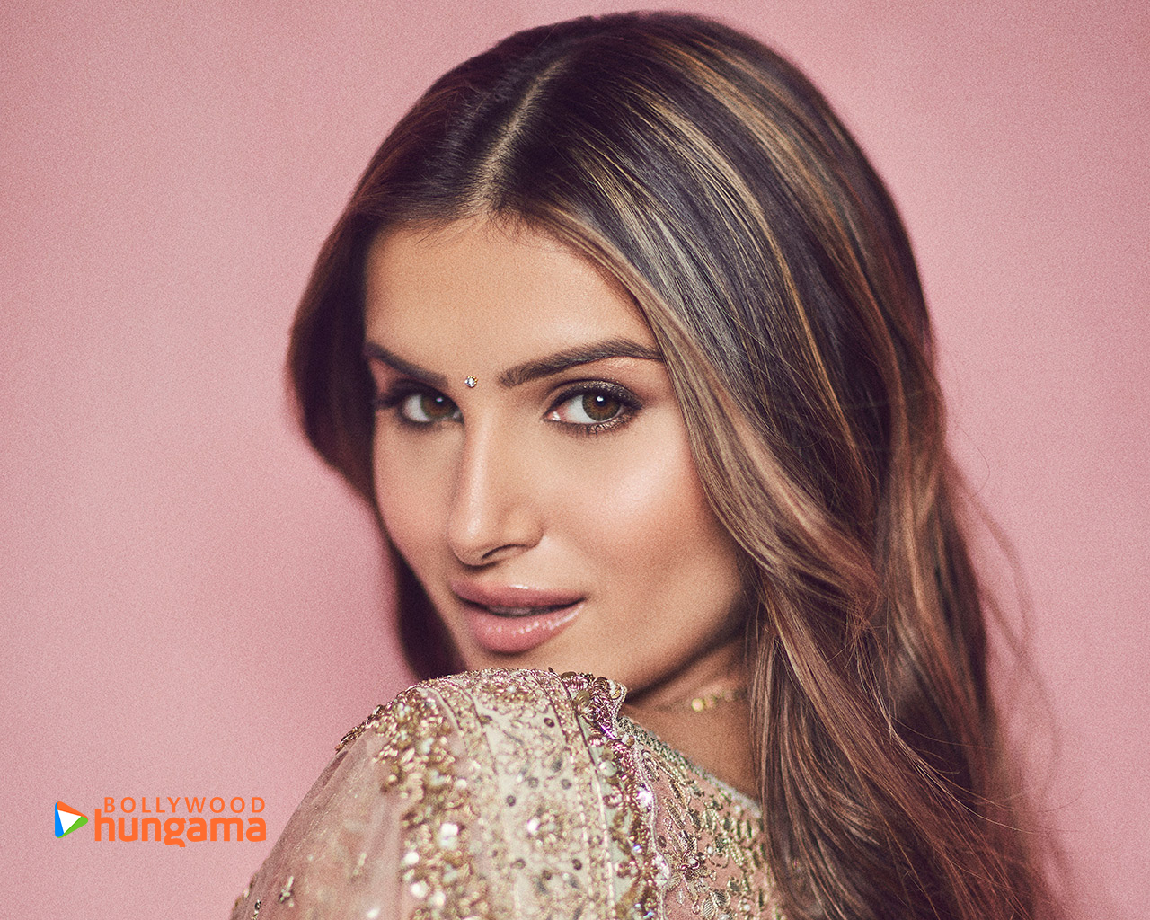 Tara Sutaria Wallpapers | tara-sutaria-2-152 - Bollywood Hungama