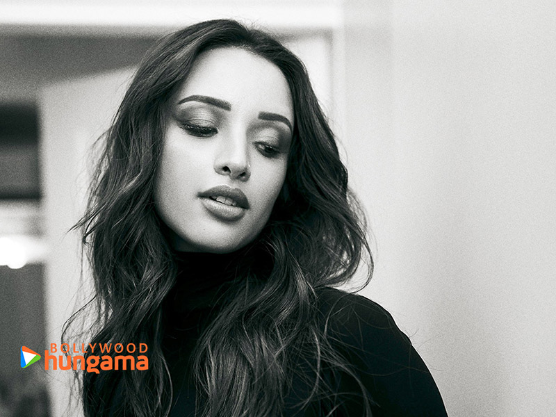 Triptii Dimri Wallpapers | triptii-dimri-1-15 - Bollywood Hungama