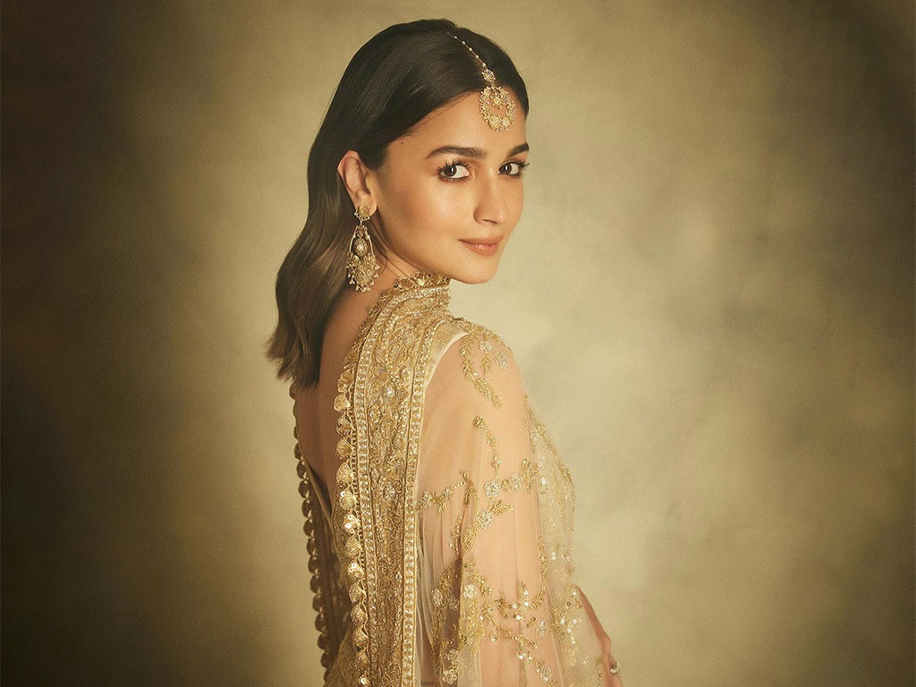 Alia Bhatt Wallpapers | alia-bhatt-2-177 - Bollywood Hungama