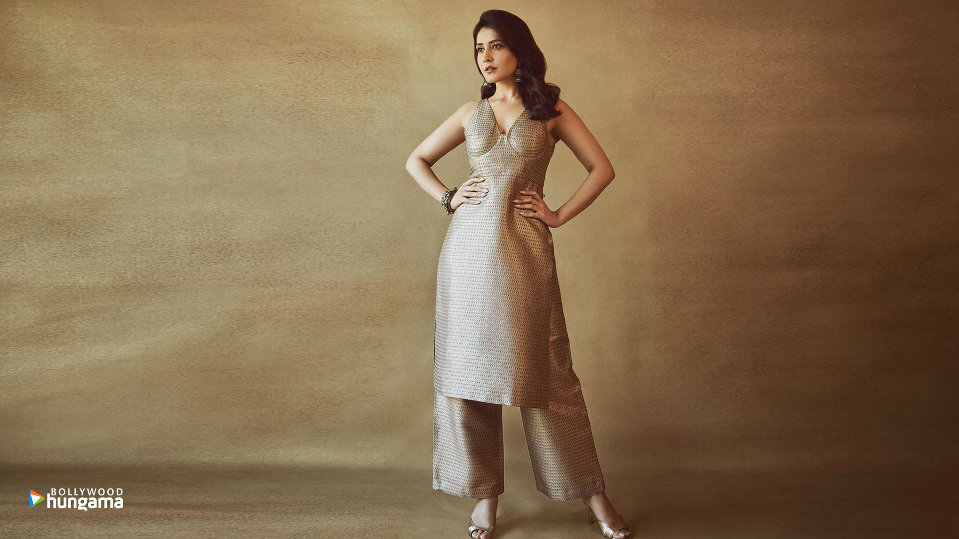 Raashii Khanna Wallpapers | raashi-khanna-2-10 - Bollywood Hungama