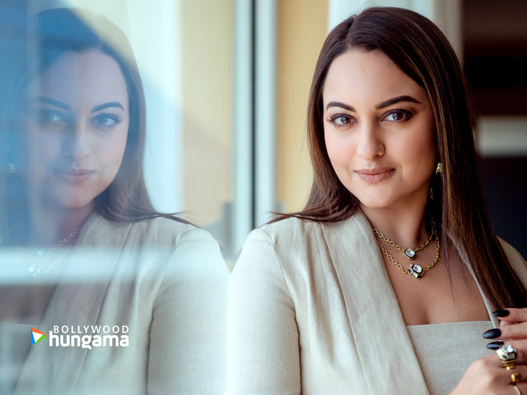 Sonakshi Sinha Wallpapers | sonakshi-sinha-1-213 - Bollywood Hungama