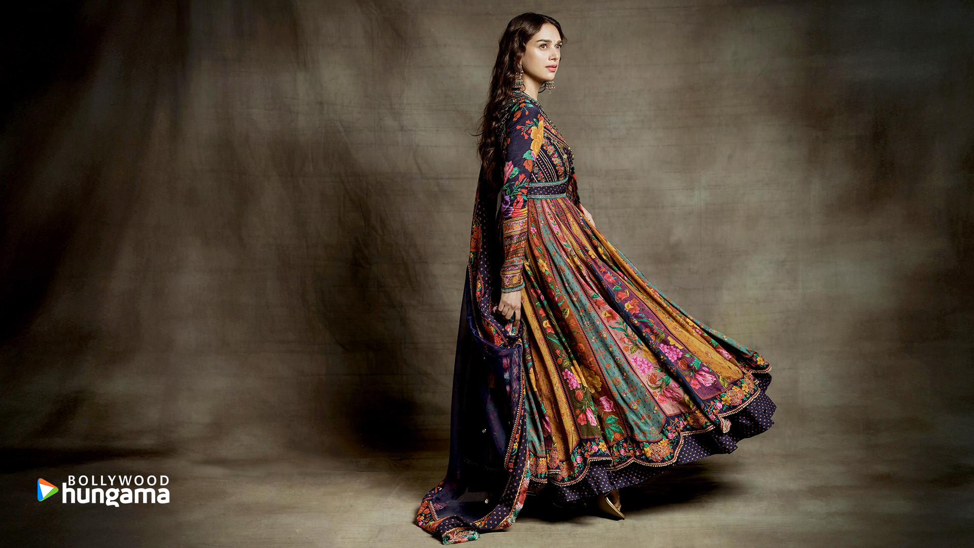 Aditi Rao Hydari Wallpapers | aditi-rao-hydari-2-64 - Bollywood Hungama