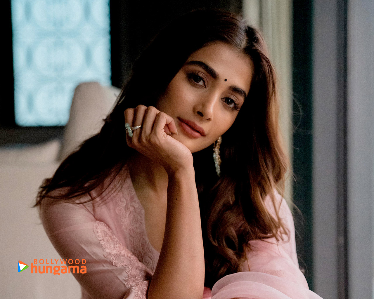 Pooja Hegde Wallpapers | pooja-hegde-6-53 - Bollywood Hungama