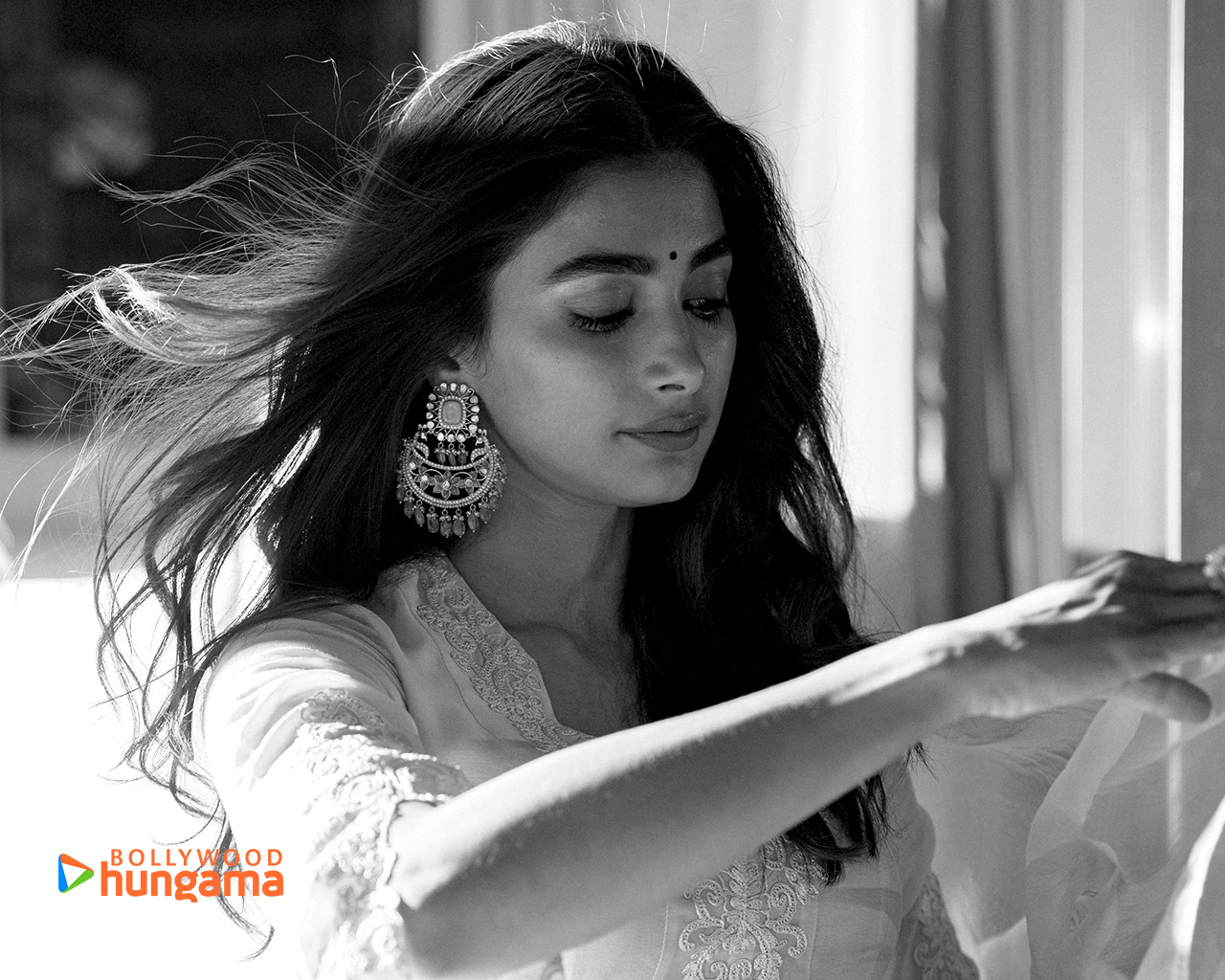 Pooja Hegde Wallpapers | pooja-hegde-8-20 - Bollywood Hungama