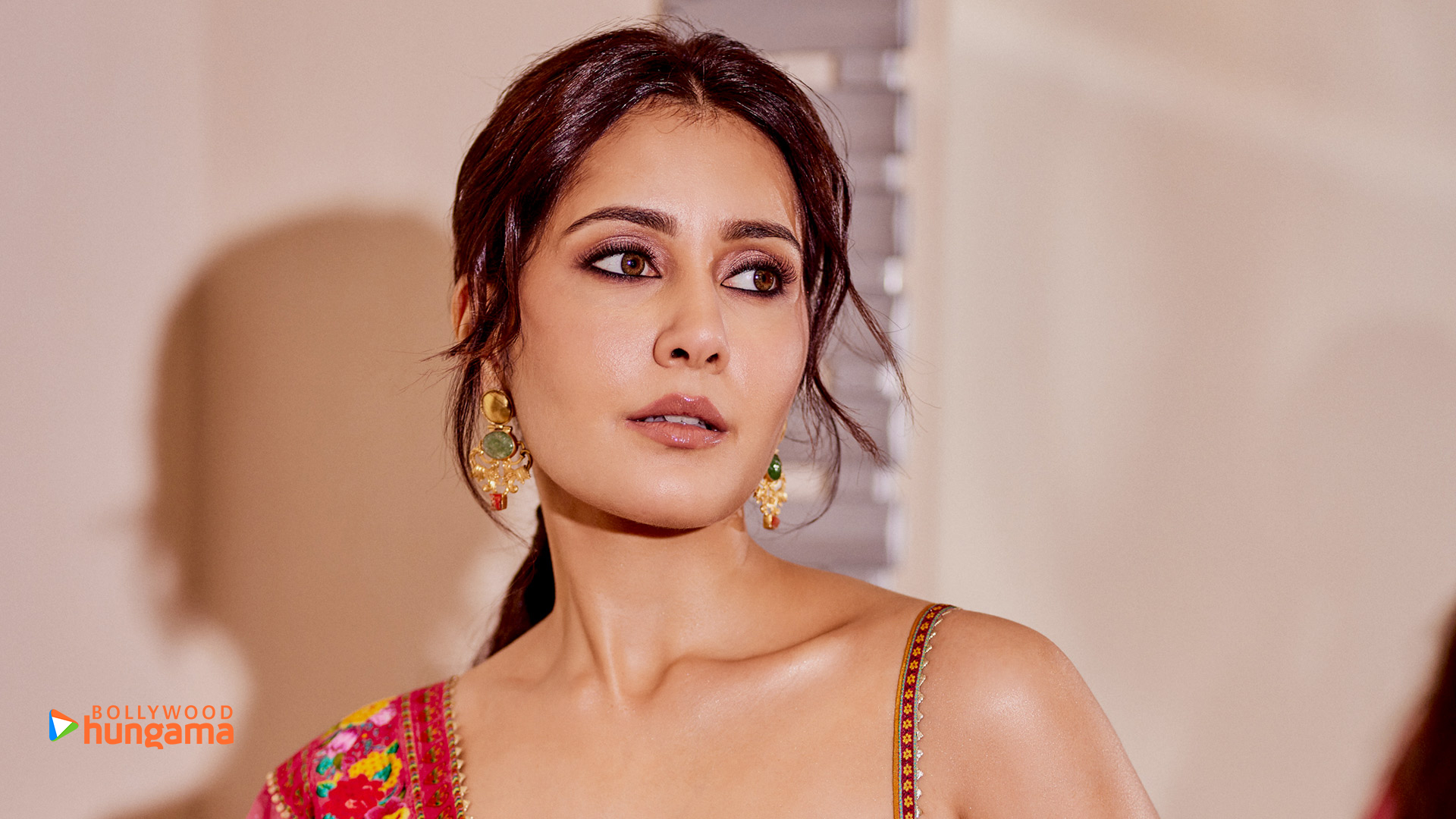 Raashii Khanna Wallpapers | raashii-khanna-10-7 - Bollywood Hungama