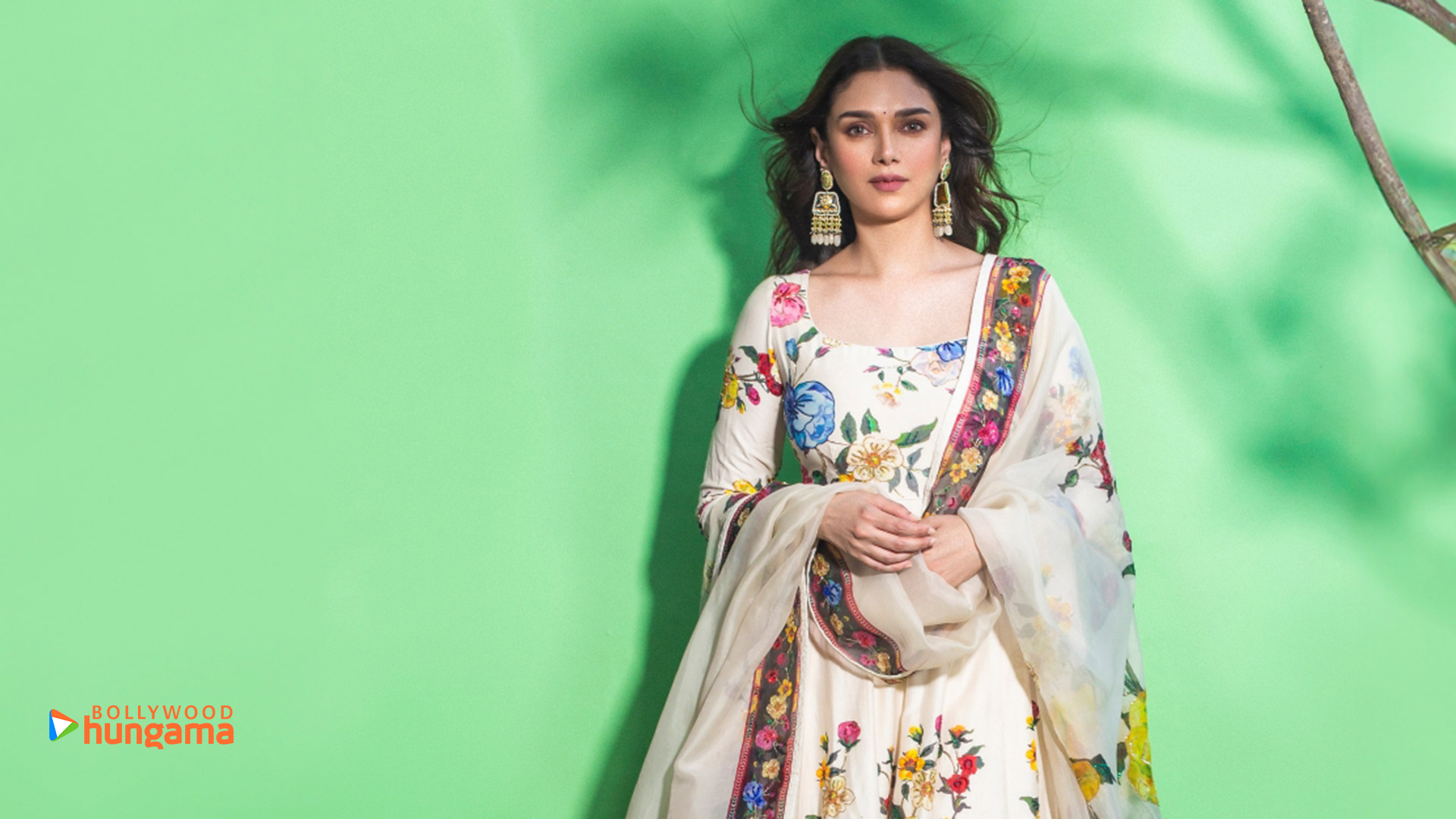 Aditi Rao Hydari Wallpapers | aditi-rao-hydari-130 - Bollywood Hungama