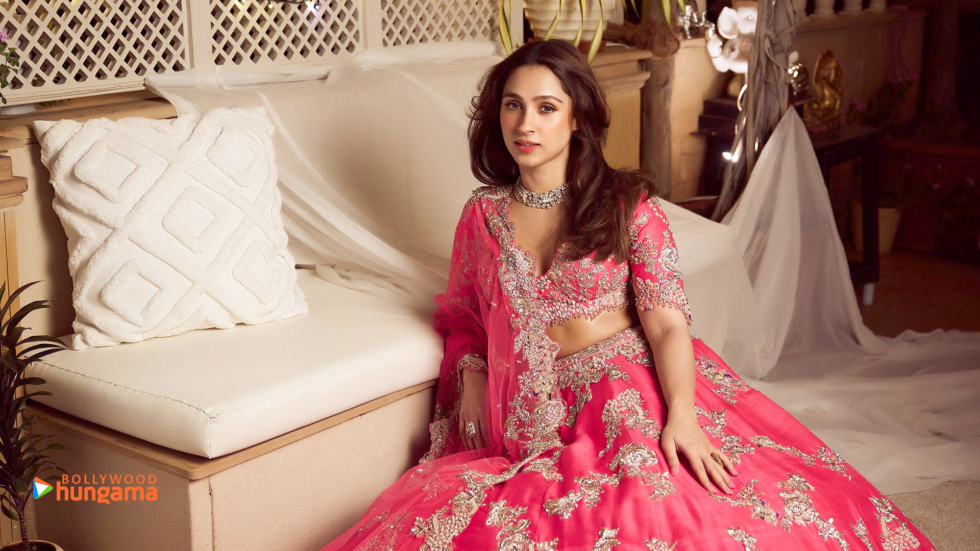 Pashmina Roshan Wallpapers | pashmina-roshan-2-20 - Bollywood Hungama