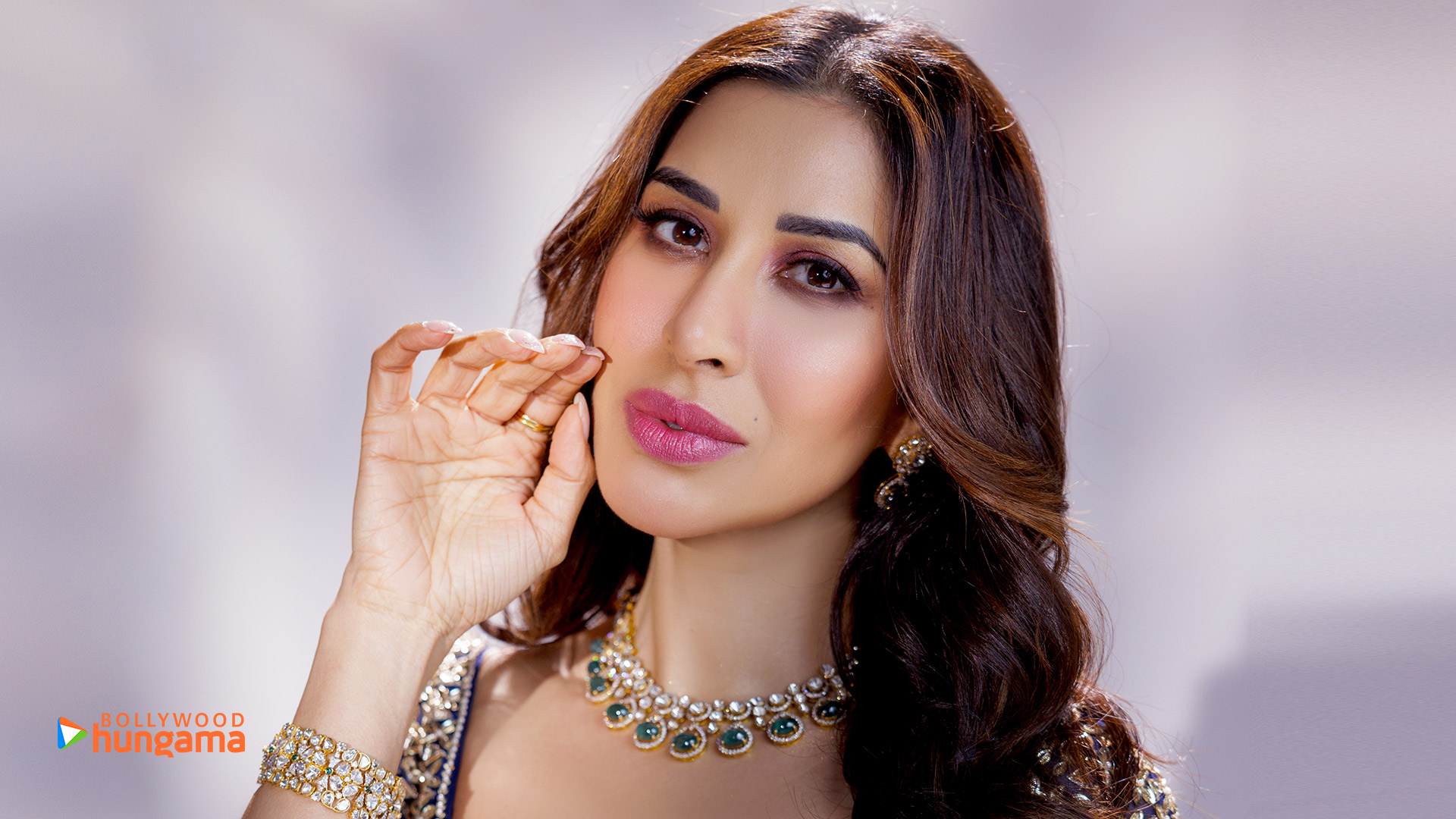 Sophie Choudry Wallpapers | sophie-choudry-5-38 - Bollywood Hungama