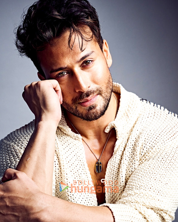 Tiger Shroff Wallpaper Latest Download Tiger Shroff Showcasing His