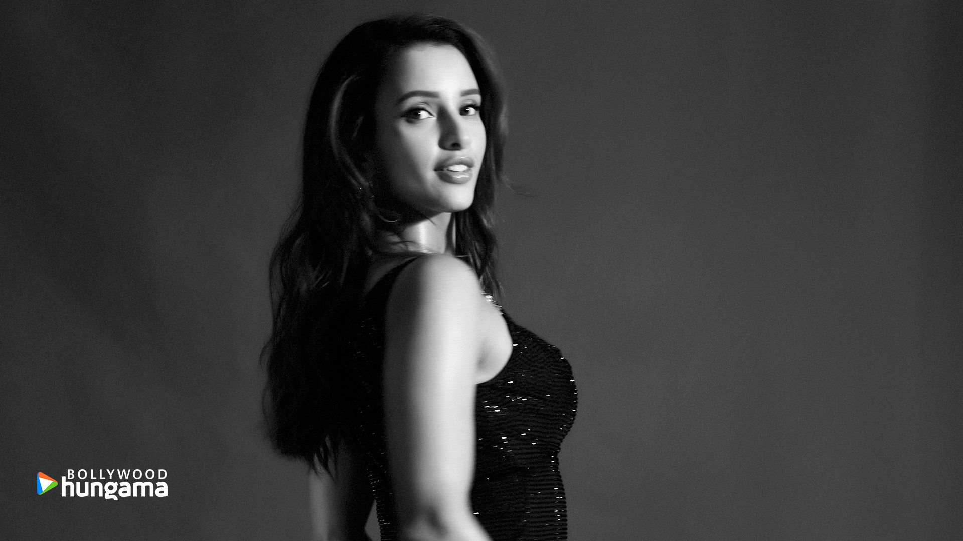 Triptii Dimri Wallpapers | triptii-dimri-1-15 - Bollywood Hungama