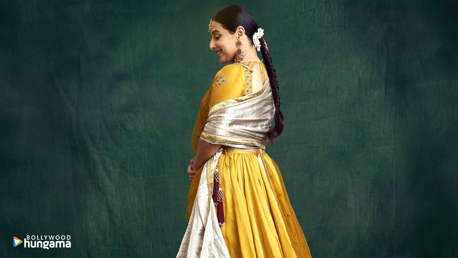 Vidya Balan Wallpapers | vidya-balan-4-18 - Bollywood Hungama