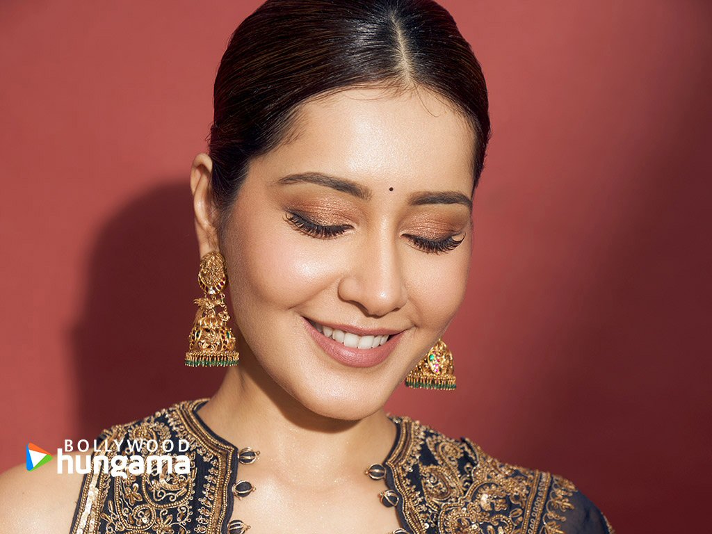 Raashii Khanna Wallpapers | raashii-khanna-11-7 - Bollywood Hungama