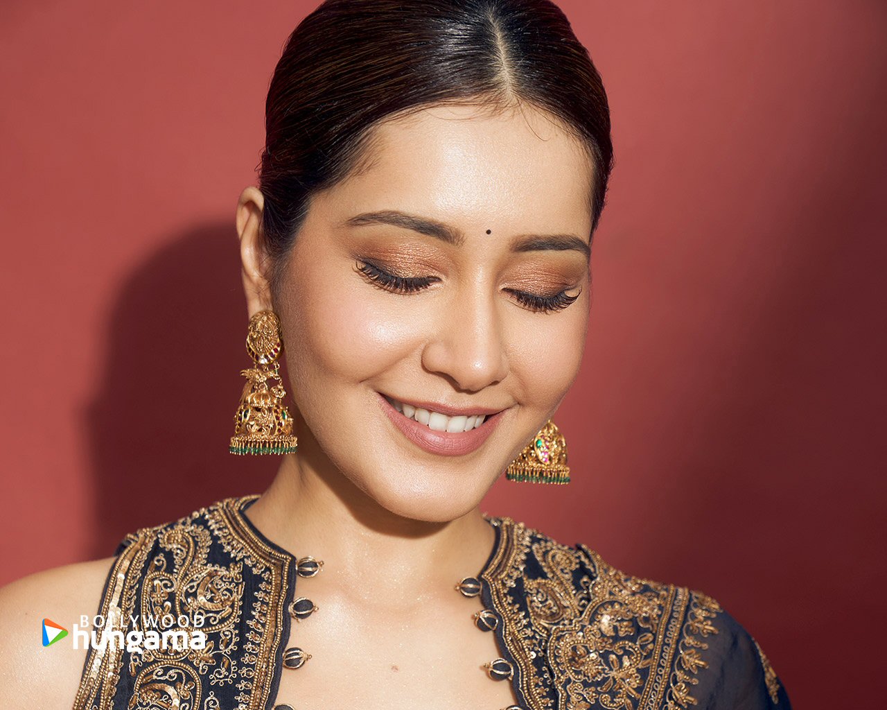 Raashii Khanna Wallpapers | raashii-khanna-0204-2 - Bollywood Hungama