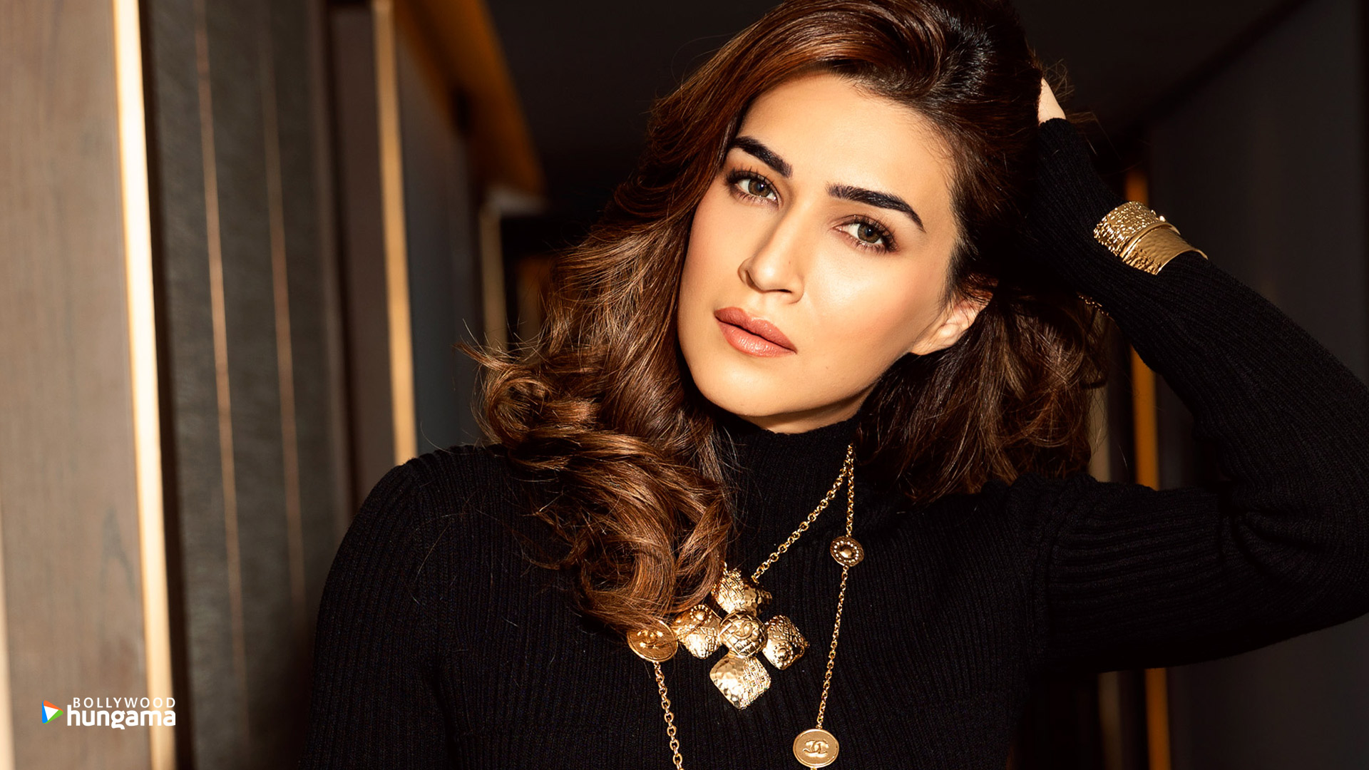 Kriti Sanon Wallpapers | kriti-sanon-2-362 - Bollywood Hungama