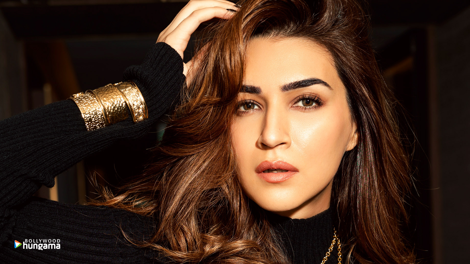 Kriti Sanon Wallpapers | kriti-sanon-1-302 - Bollywood Hungama