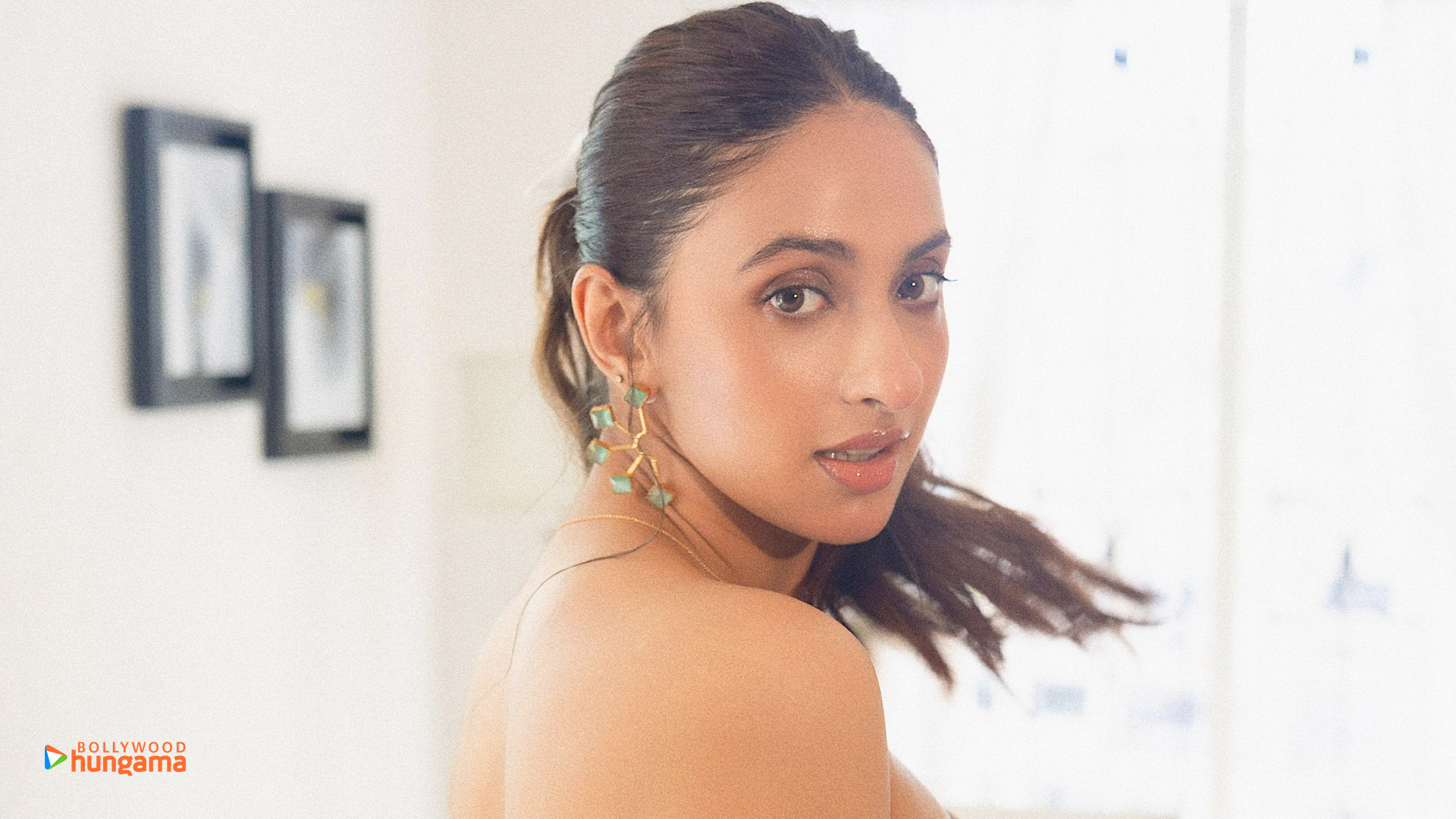 Akansha Ranjan Kapoor Wallpapers | akansha-ranjan-kapoor-5-8 ...