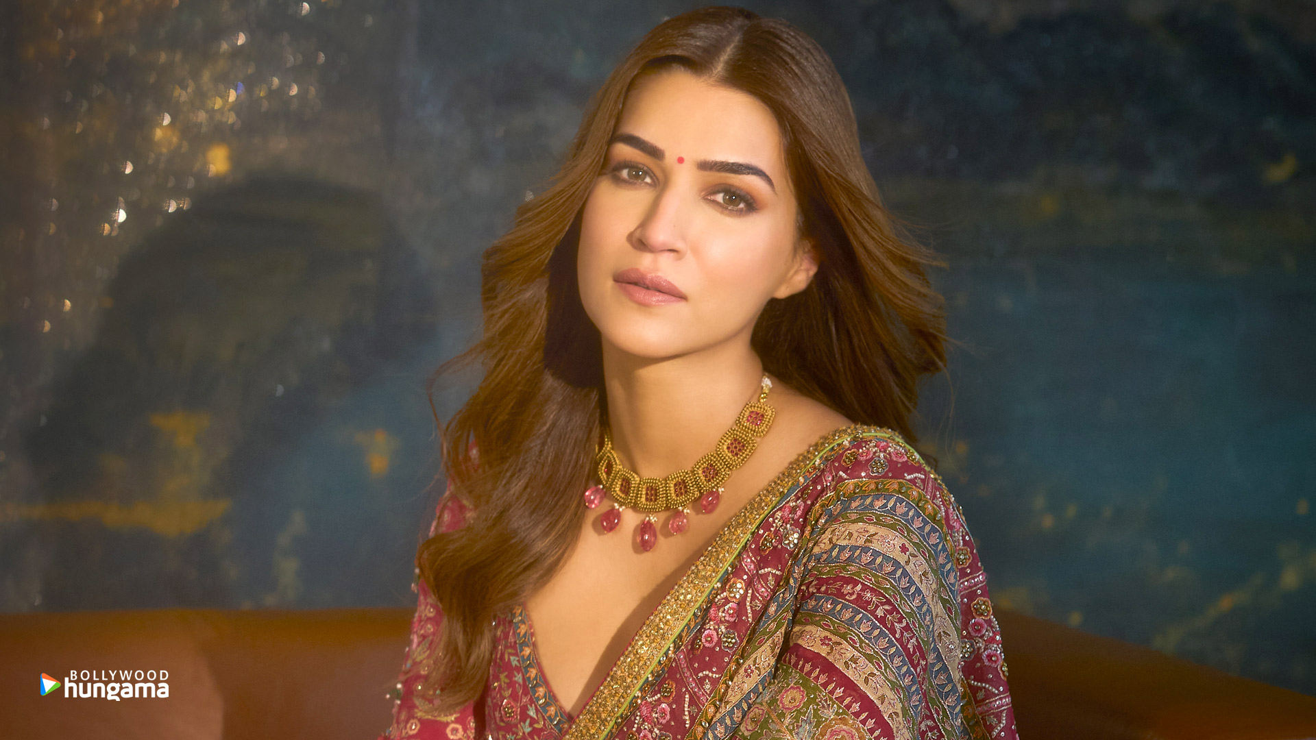 Kriti-Sanon-(5) Wallpapers | kriti-sanon-5-183 - Bollywood Hungama