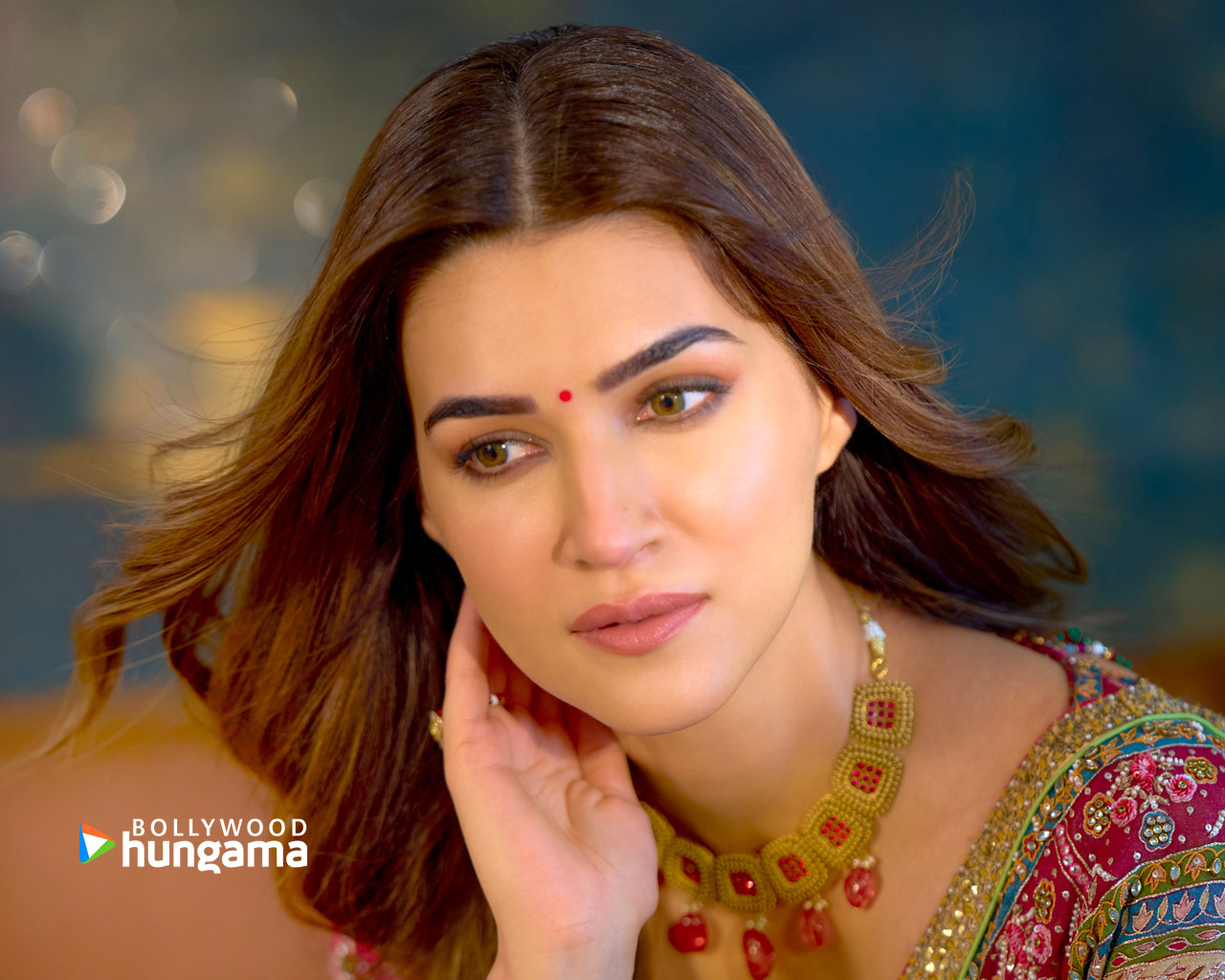 Kriti-Sanon-(5) Wallpapers | kriti-sanon-5-183 - Bollywood Hungama