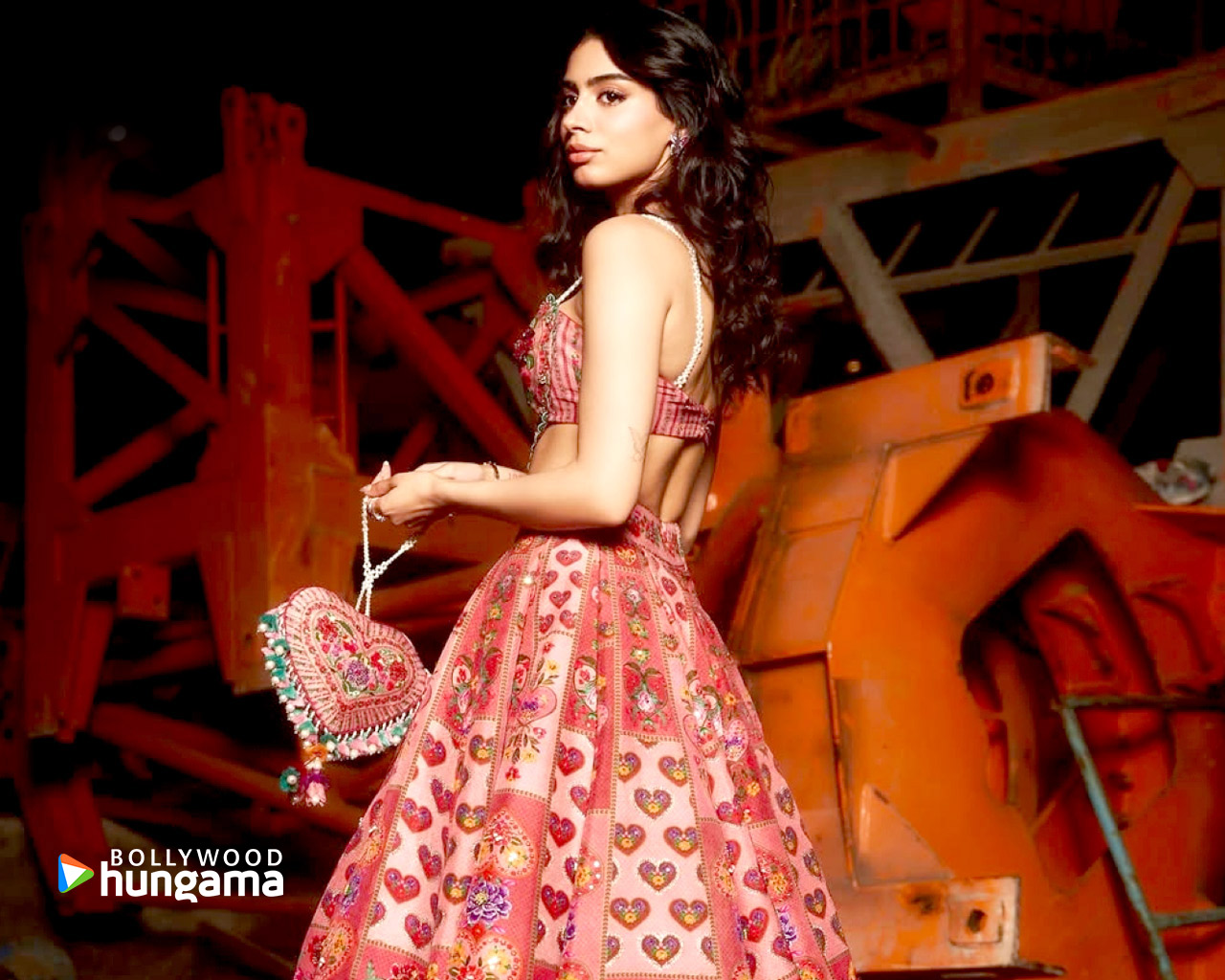 Khushi Kapoor Wallpapers | khushi-kapoor-19 - Bollywood Hungama