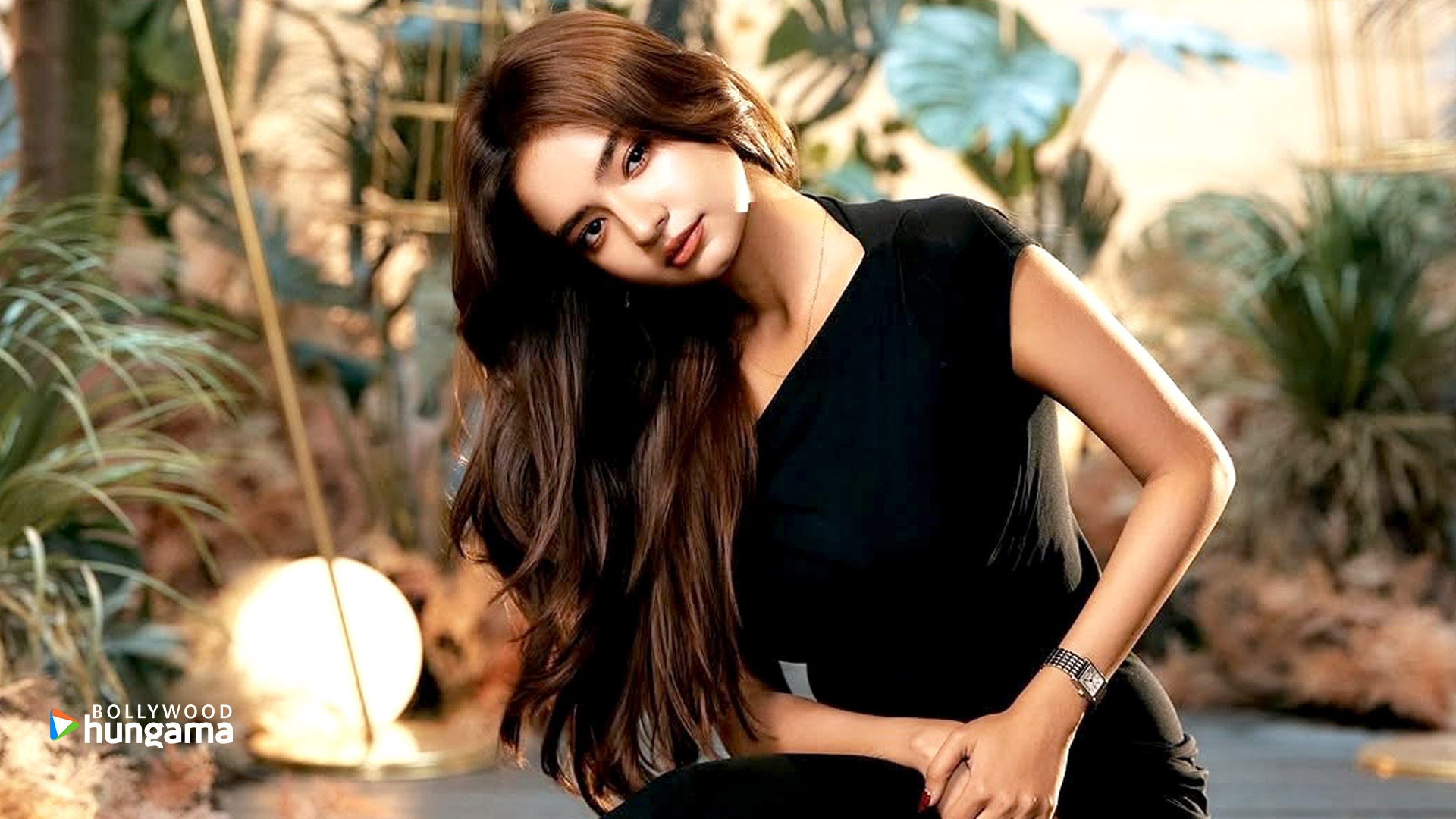 Anushka Sen Wallpapers | anushka-sen-1002-2 - Bollywood Hungama