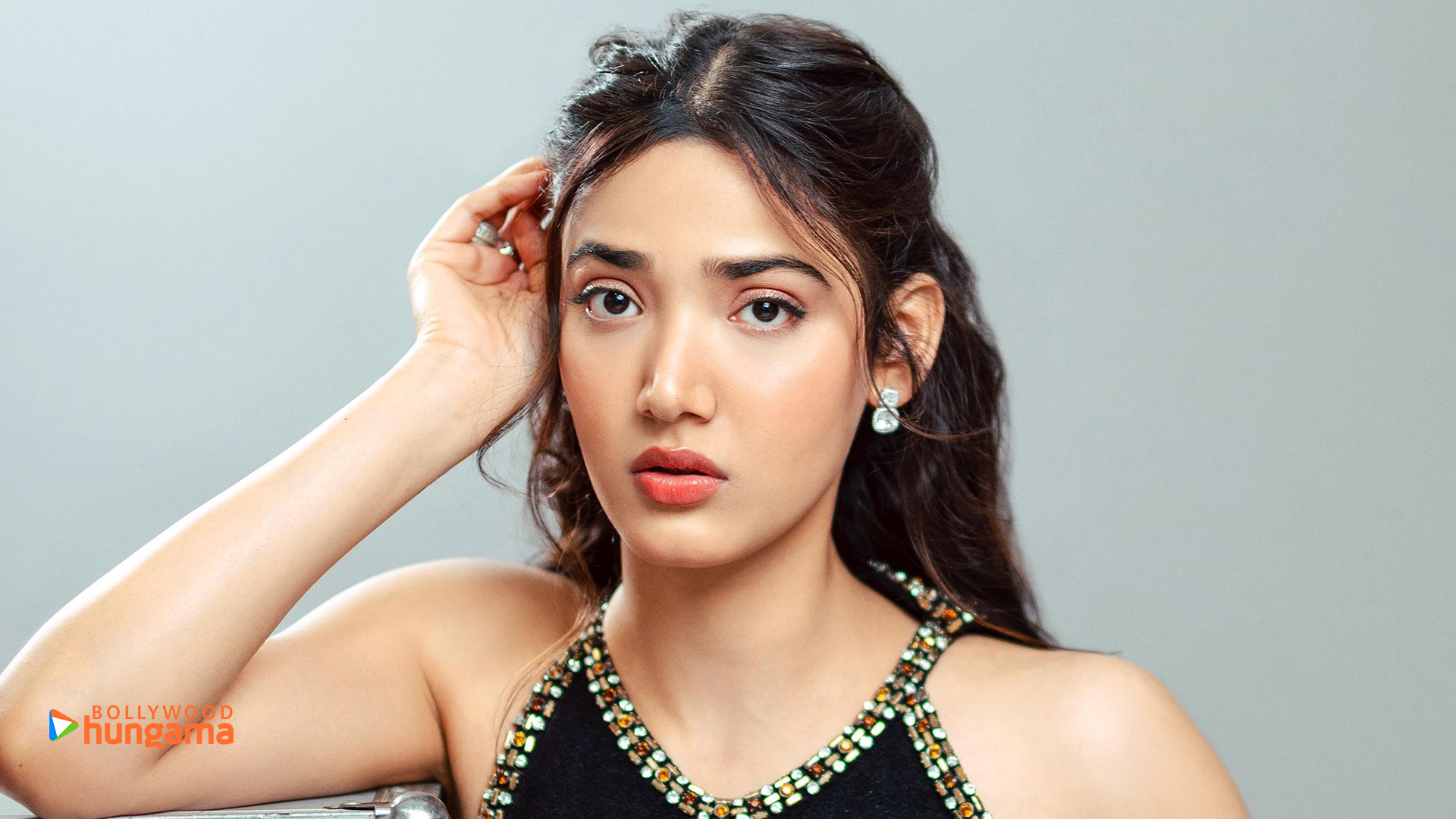 Wallpapers | - Bollywood Hungama