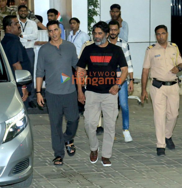 Photos: Akshay Kumar and R Madhavan snapped at Kalina airport