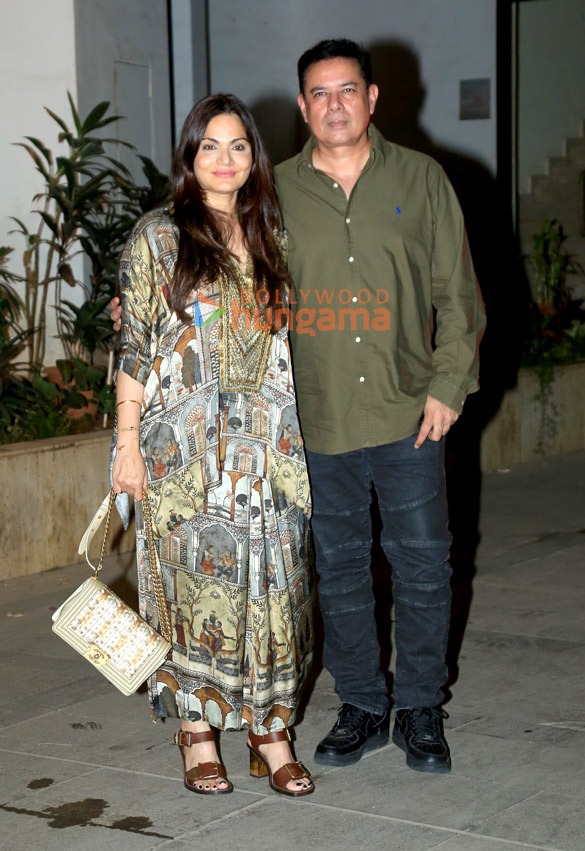 Photos: Varun Dhawan, Farah Khan, Sussanne Khan and others snapped at ...