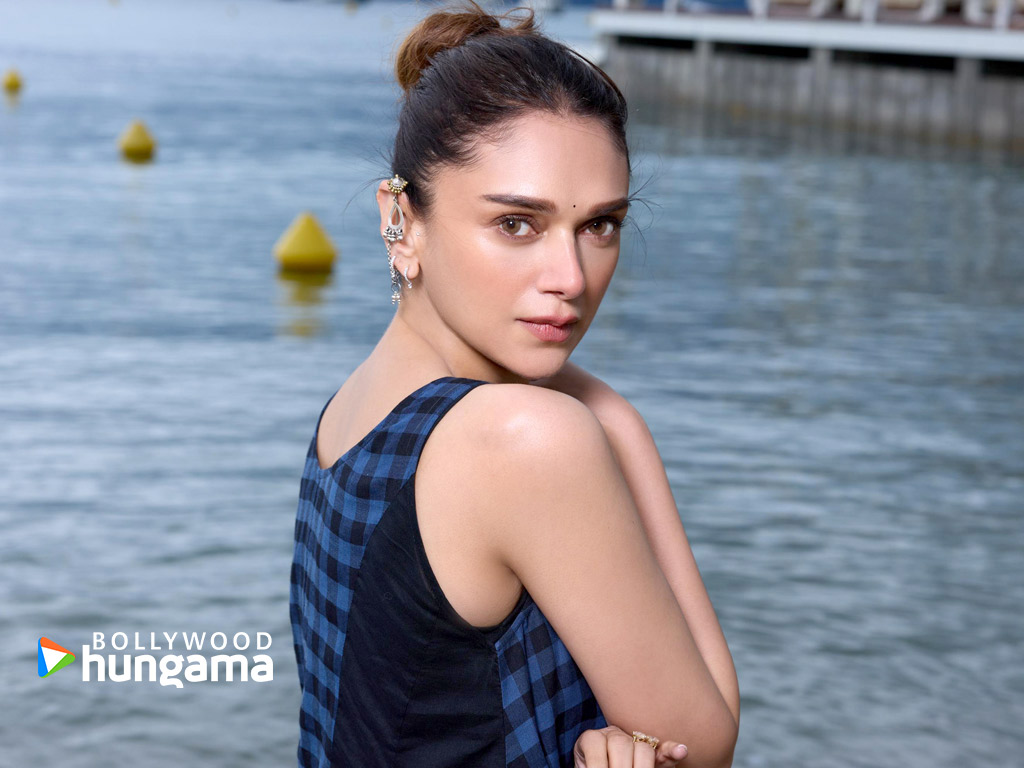 Aditi Rao Hydari Wallpapers | aditi-rao-hydari-4-55 - Bollywood Hungama