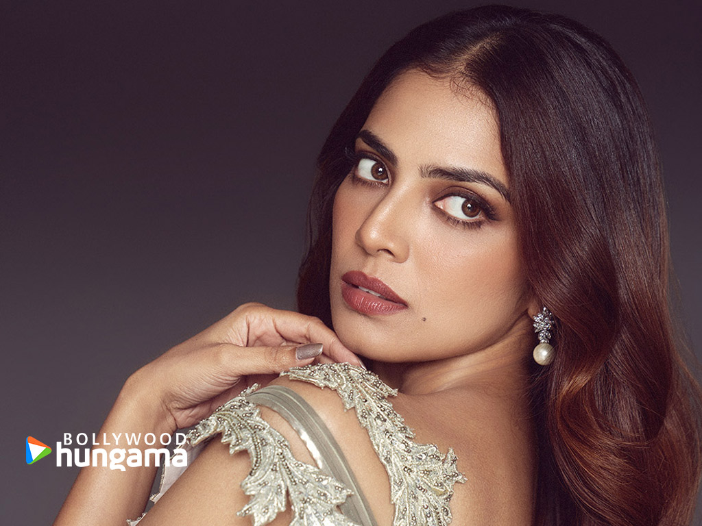 Malavika Mohanan Wallpapers | malavika-mohanan-3-35 - Bollywood Hungama