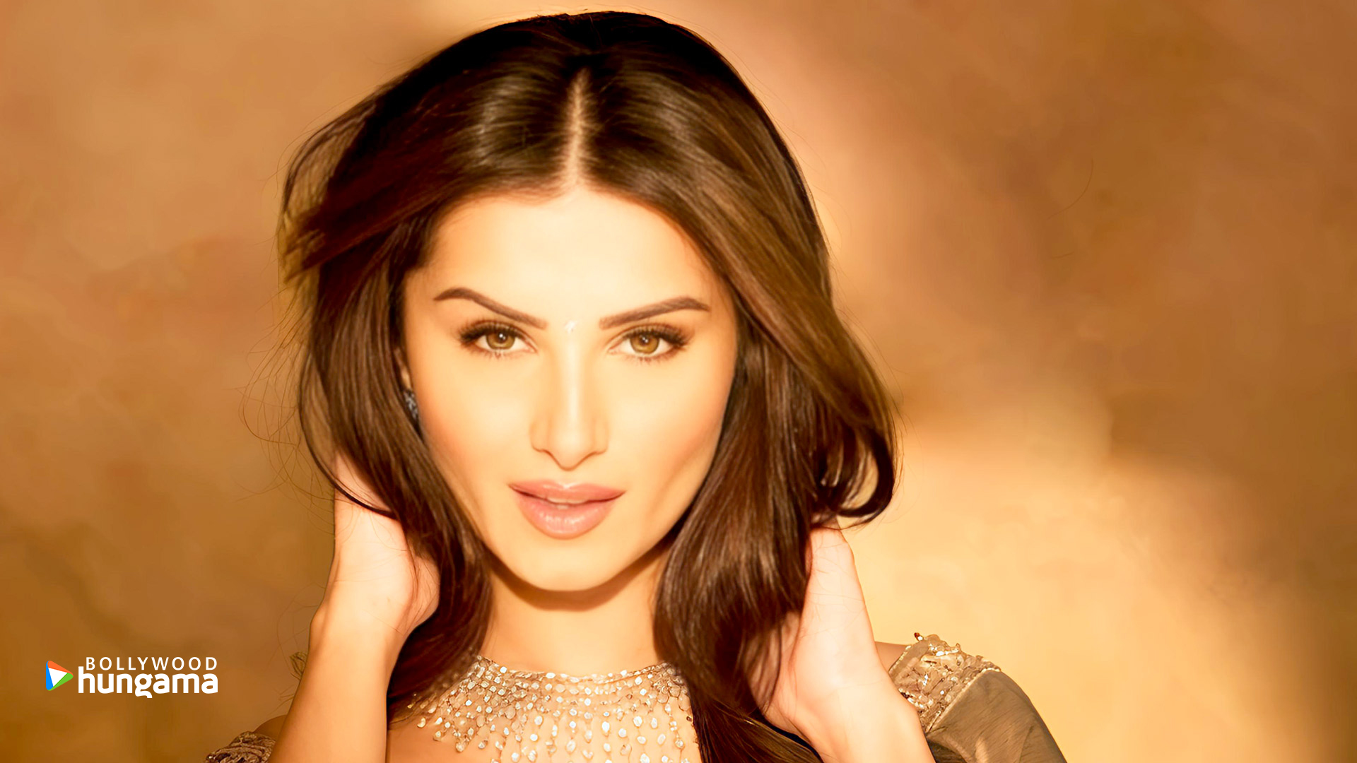 Tara Sutaria Wallpapers | tara-sutaria-02-3 - Bollywood Hungama
