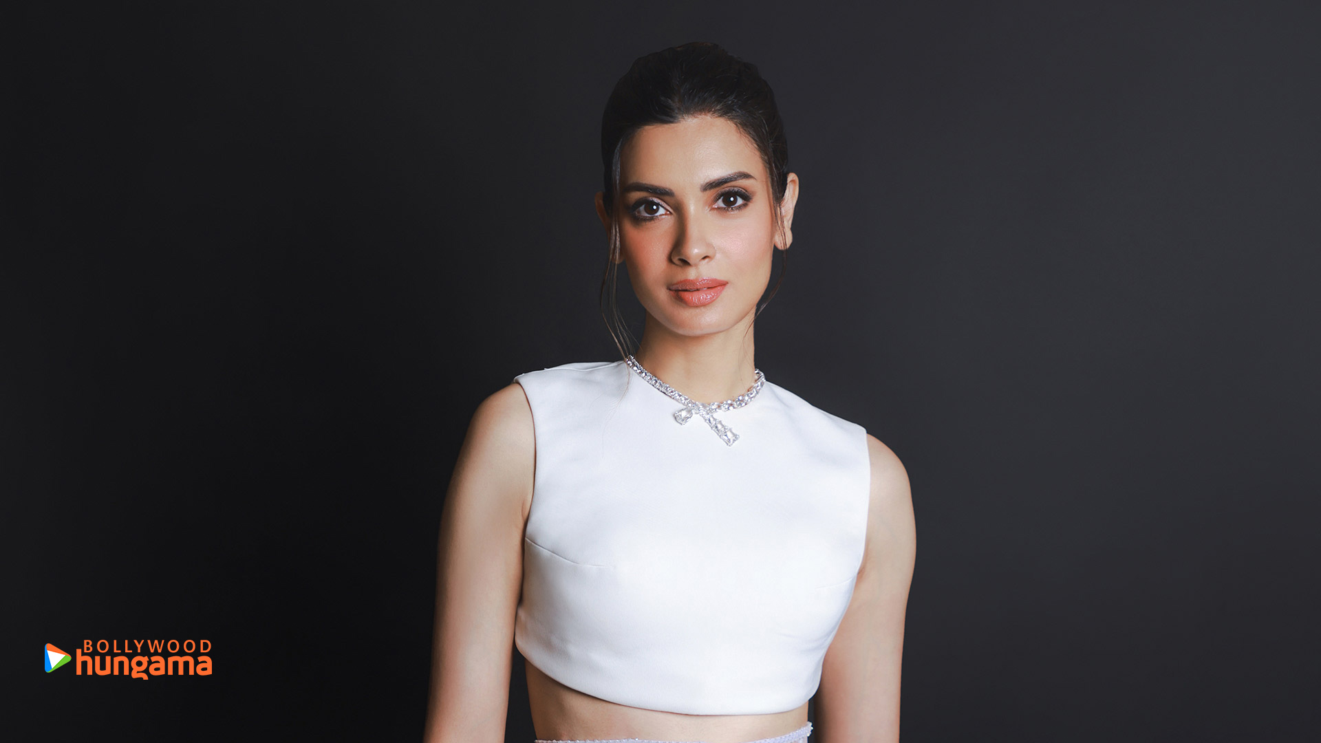 Diana Penty Wallpapers | diana-penty-6-38 - Bollywood Hungama