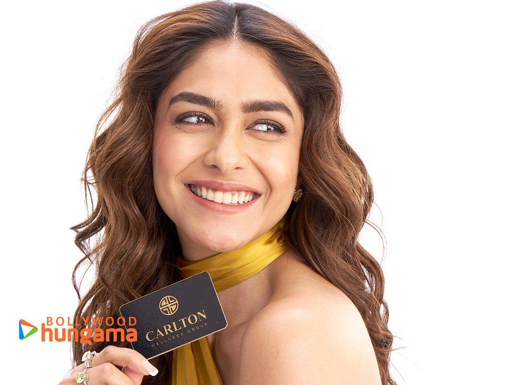 Mrunal Thakur Wallpapers | mrunal-thakur-1-186 - Bollywood Hungama